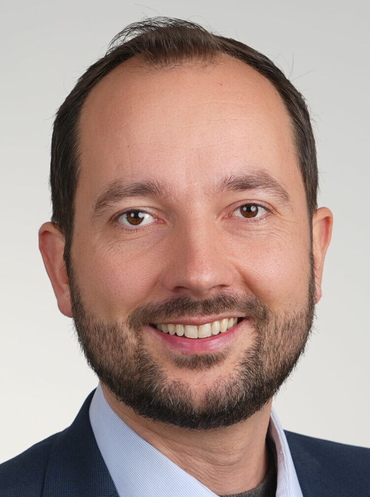 ChristianReuter24b-Zuschnitt – PEASEC – Science and Technology for ...